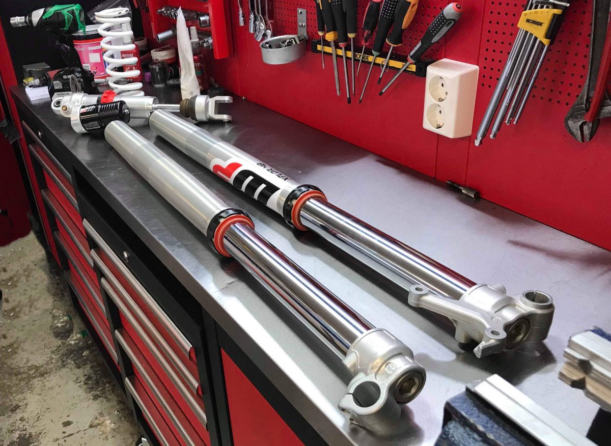 Trolleri med fjädringen – Bike powered by Motorrad