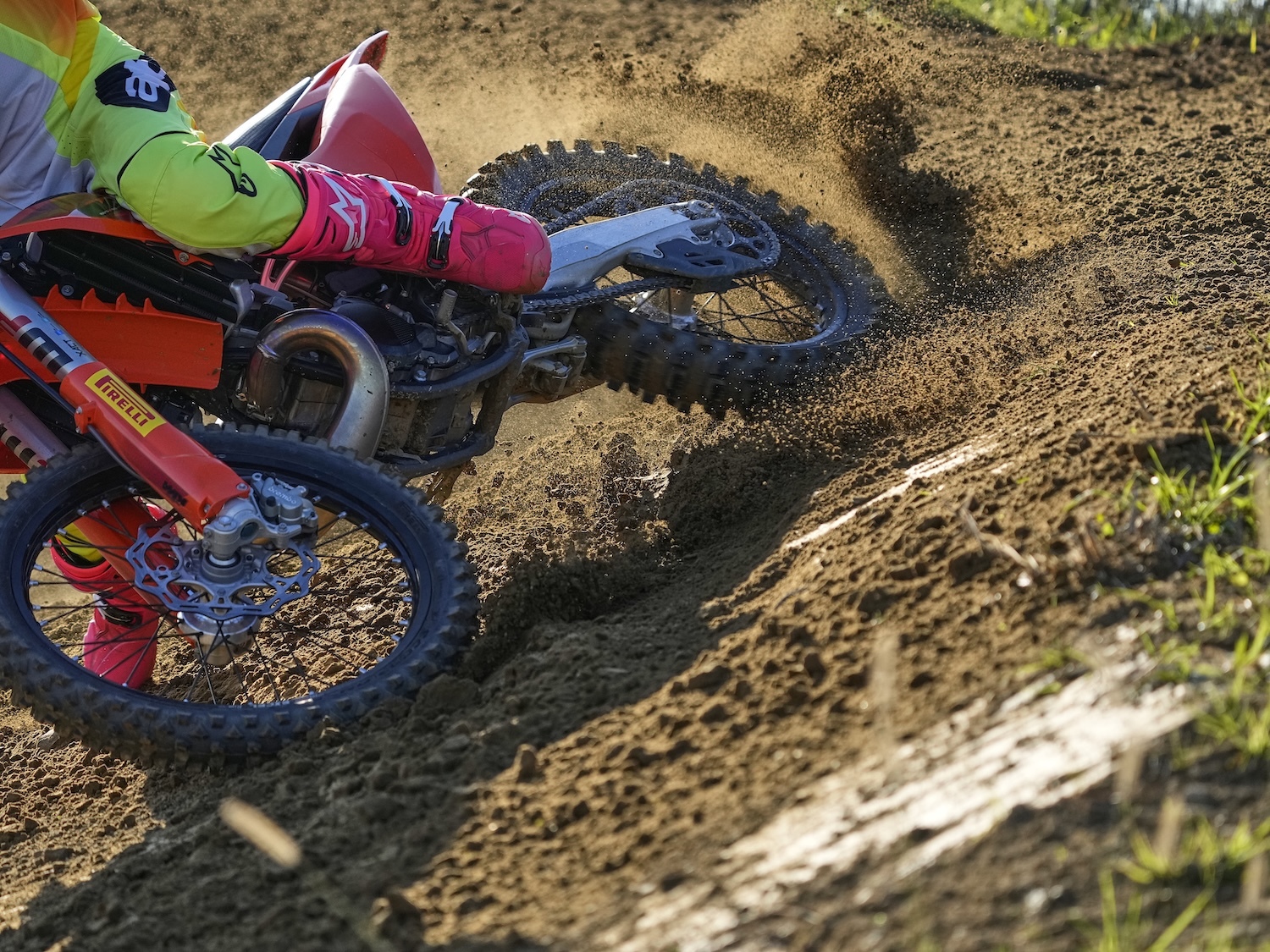 Nya SCORPION MX32 MID SOFT från Pirelli – Bike powered by Motorrad