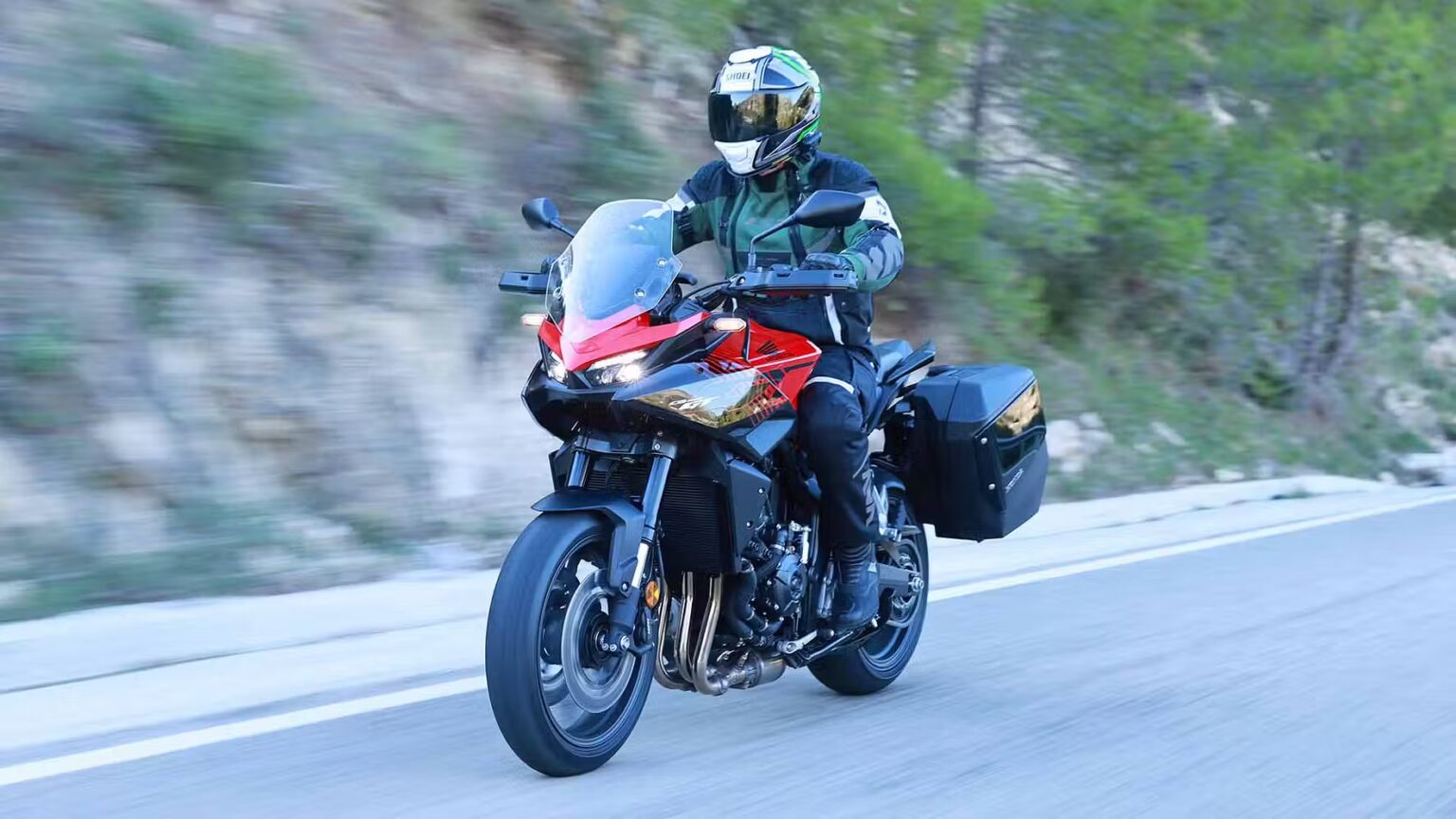 Honda CB 1000 GT bjuder på sportig komfort – Bike powered by Motorrad